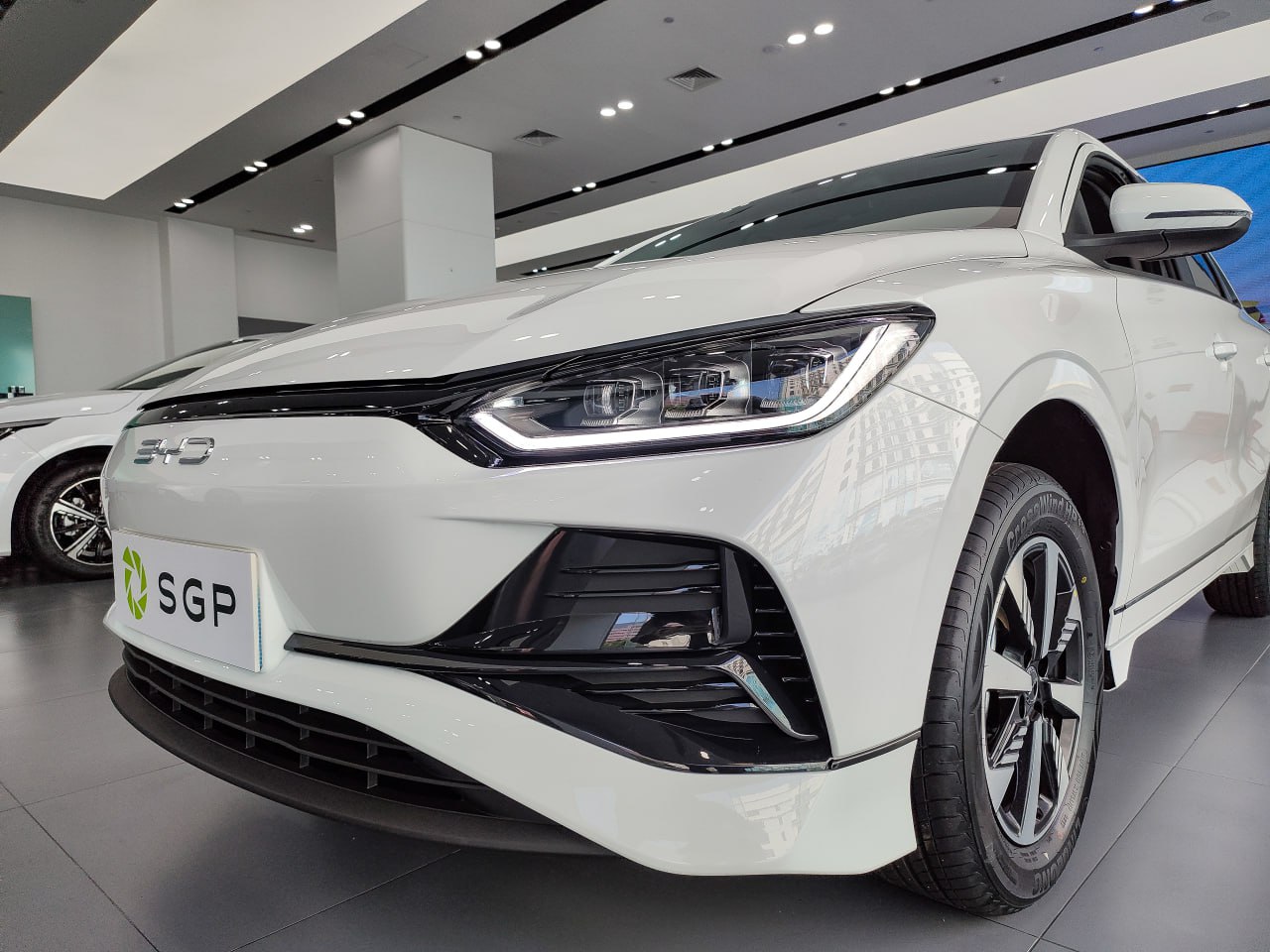 Китайский Volkswagen Golf. BYD представила в Китае свой электромобиль ...